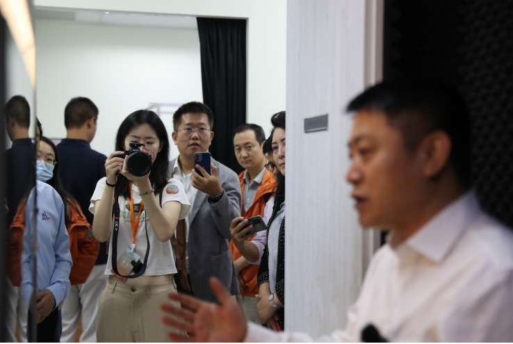 China-ASEAN media tour visits 'hospital for chips' in Singapore