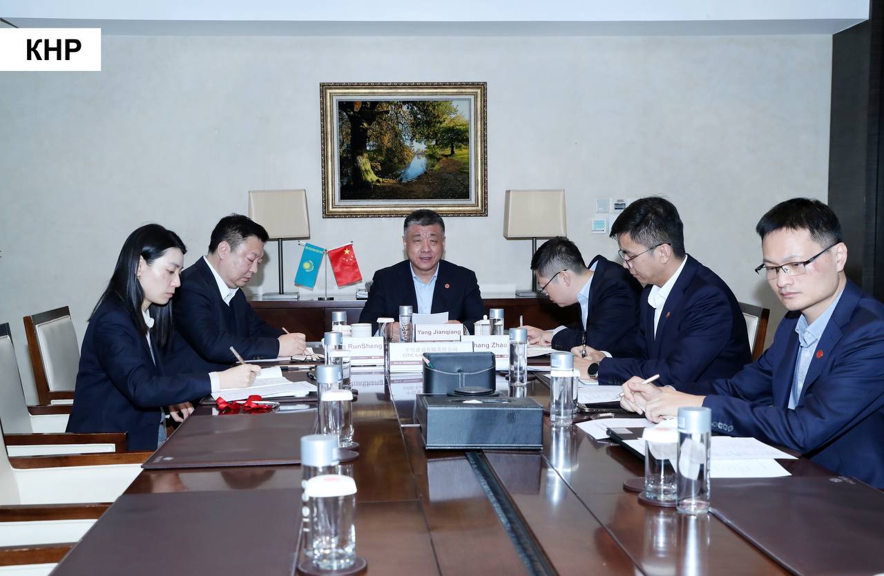 Kazakhstan and China are implementing a major gas project at Karachaganak